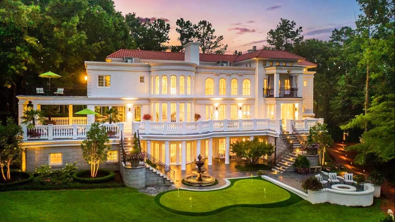 Luxurious beautiful mansion from the inside in the state of Alabama for ...