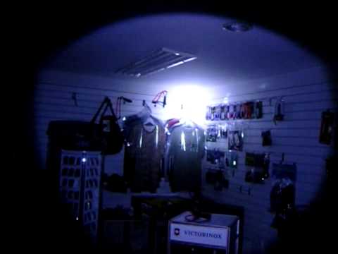 SUREFIRE U2 ULTRA LED 밝기 테스트 슈어파이어 [한강사] - YouTube