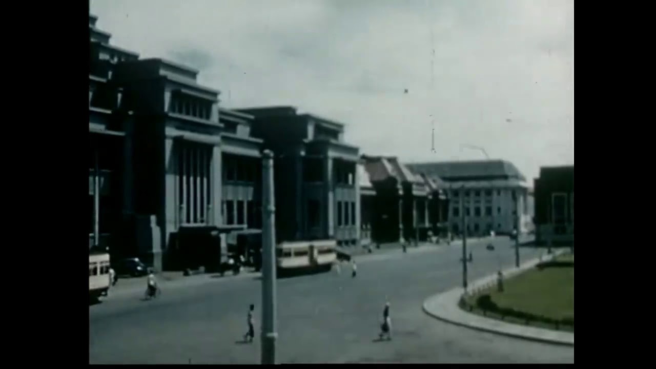 Trem. Batavia, 1940-an. - YouTube
