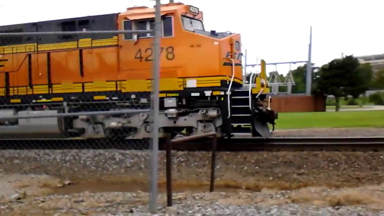 *#12 7/16/2016-NB BNSF intermodal @ E Brooks St. in Norman, OK - YouTube