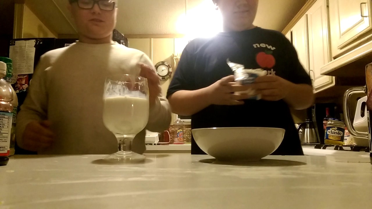 Smoothie challenge VOMIT ALERT - YouTube