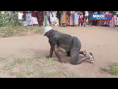 POMBE SIO CHAI, BABU WA MIAKA 67 AMWAGA RADHI MBELE YA WATOTO…!