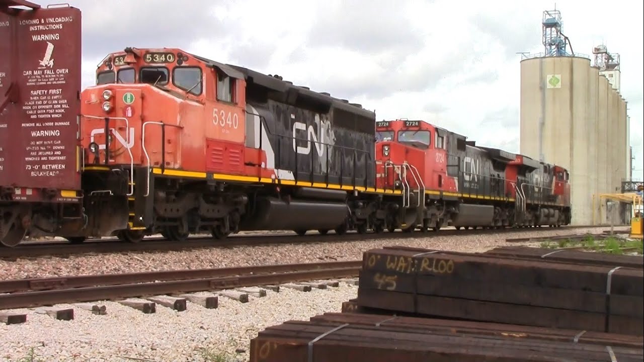 Wide-Cab SD40-2 on Canadian National manifest at Alden, Iowa - YouTube