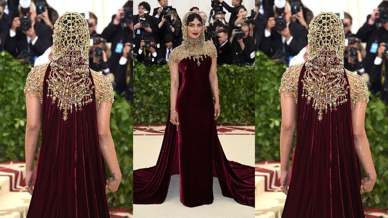 Celebrities float up on Red Carpet - YouTube