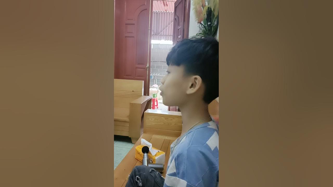 Từ một ngã tư đường phố. Vương Kara 6C - YouTube