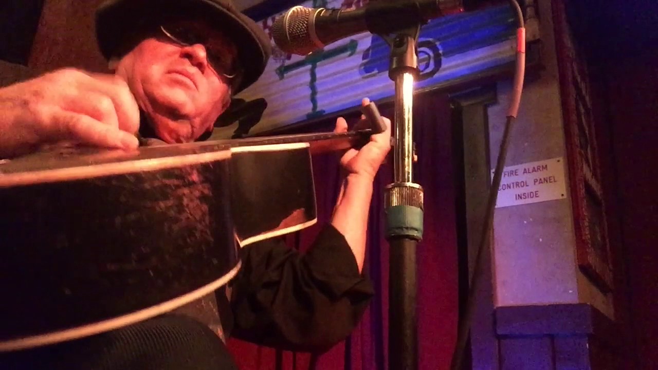 Robin Henkel House of Blues - YouTube