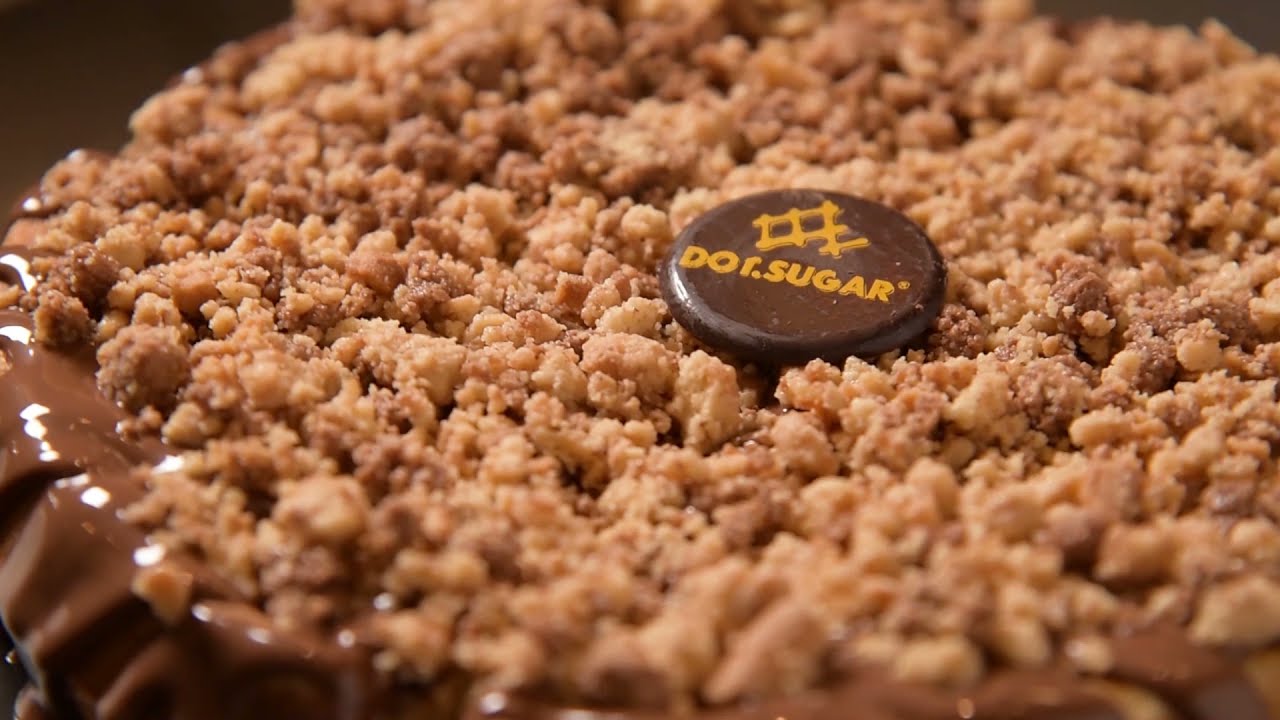 Dot Sugar Chicago Crunchy Waffle - YouTube