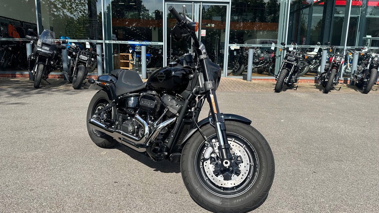 Harley-Davidson Fxfbs FAT BOB 114 1868 19 (Black) walkaround with ...