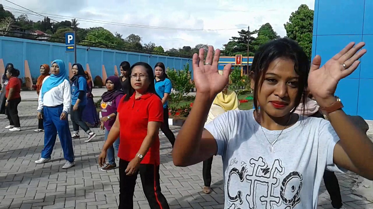 Senam Tobelo anak^ BLK Ambon-Passo - YouTube