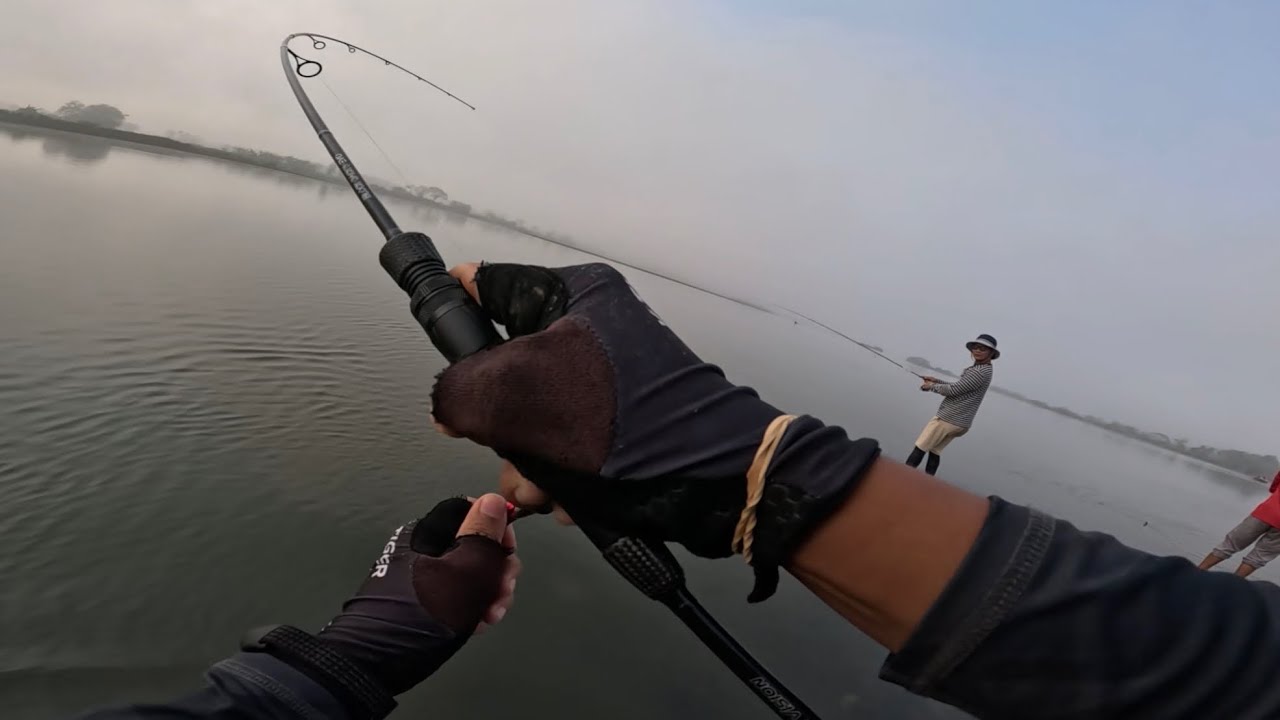 Mancing di Pulau Kecil Muara Pandansimo | Ada size Monsternya !!! - YouTube