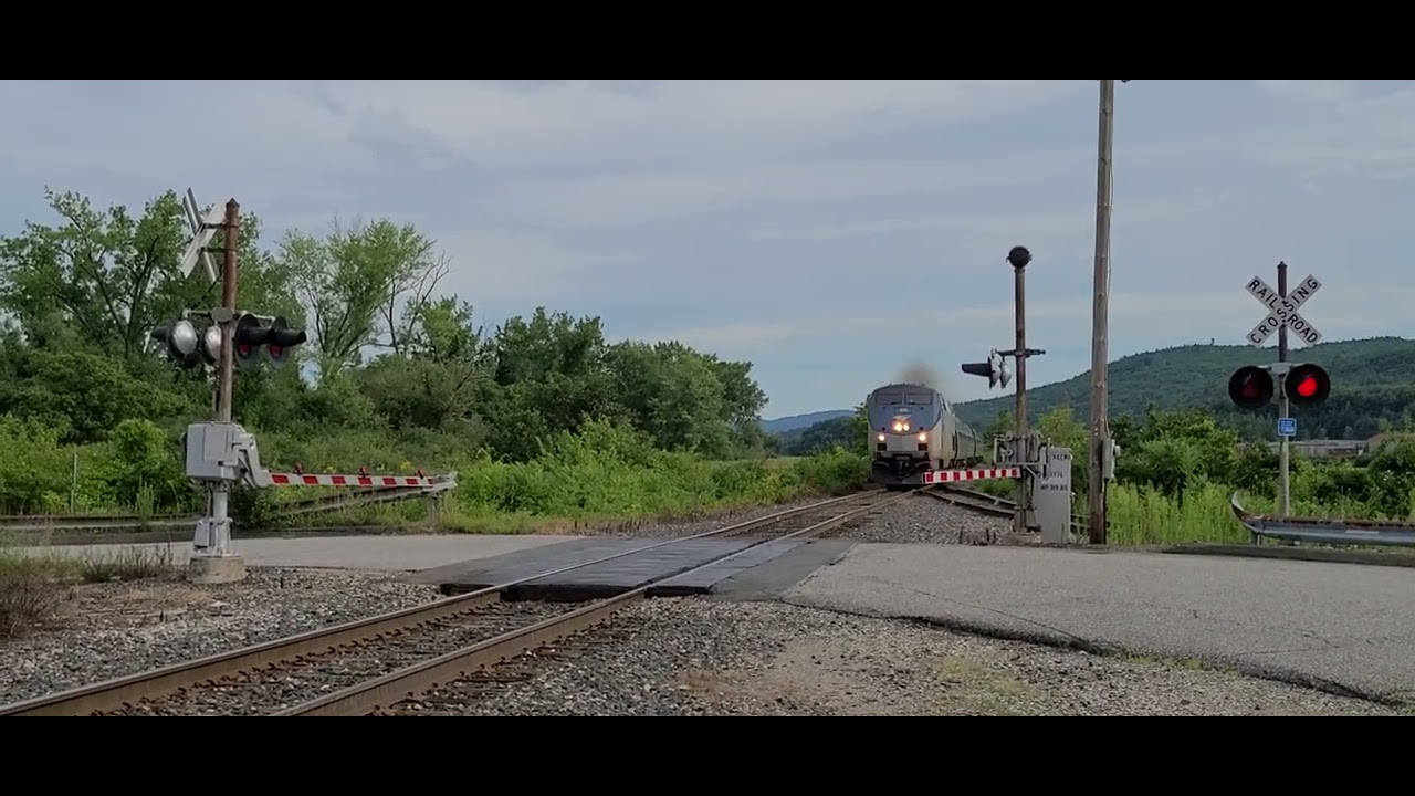 Amtrak #109 leading Vermonter northbound into Brattleboro. - YouTube