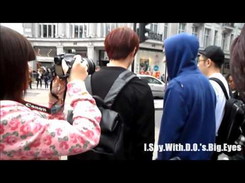 120622 EXO-K In London - D.O. & SUHO waiting to cross the road