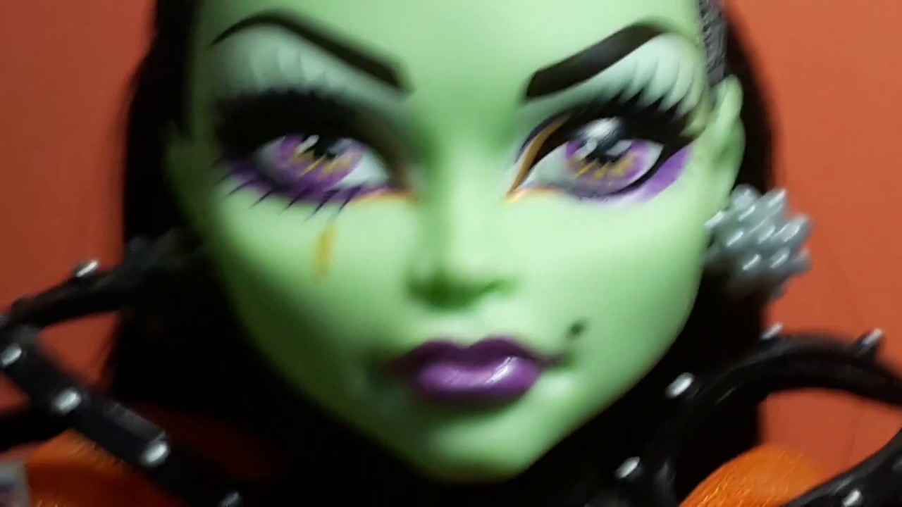 Monster High review: Casta Fierce doll! - YouTube