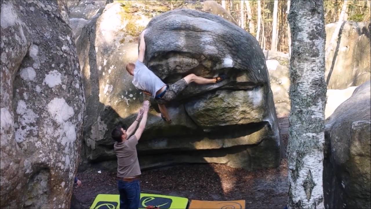Bouldering in Font - YouTube