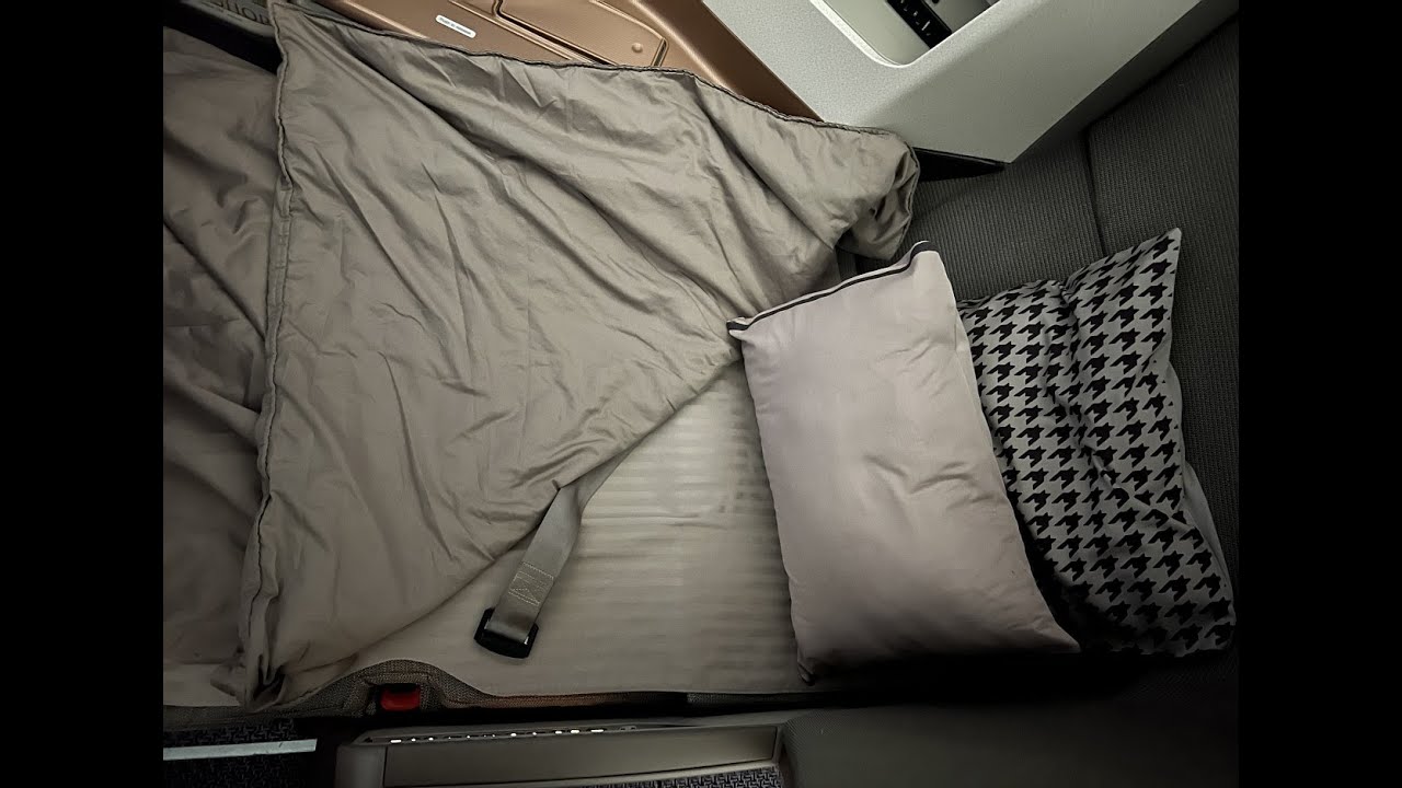 Singapore Airlines Business Class | Singapore to Rome - YouTube