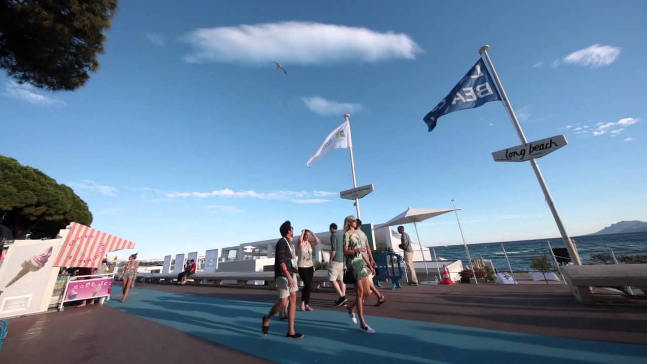 Microsoft creates mixed-reality experiences with projection mapping ...