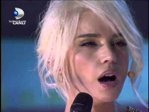 Gülşen Tenimin Kokuna Beyaz Show)