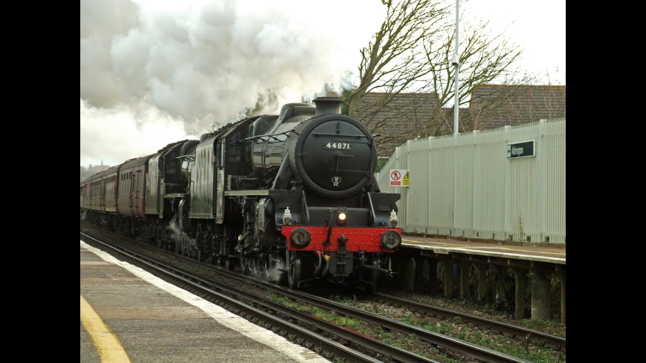 Black 5's no.44871 and no.45407 with 'The Bath Christmas Market ...
