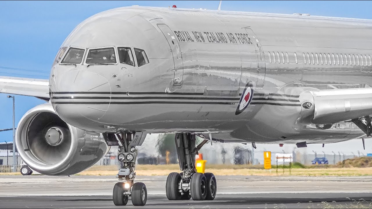 20 MINUTES of CLOSE UP TAKEOFFS and LANDINGS at Melbourne Avalon ...