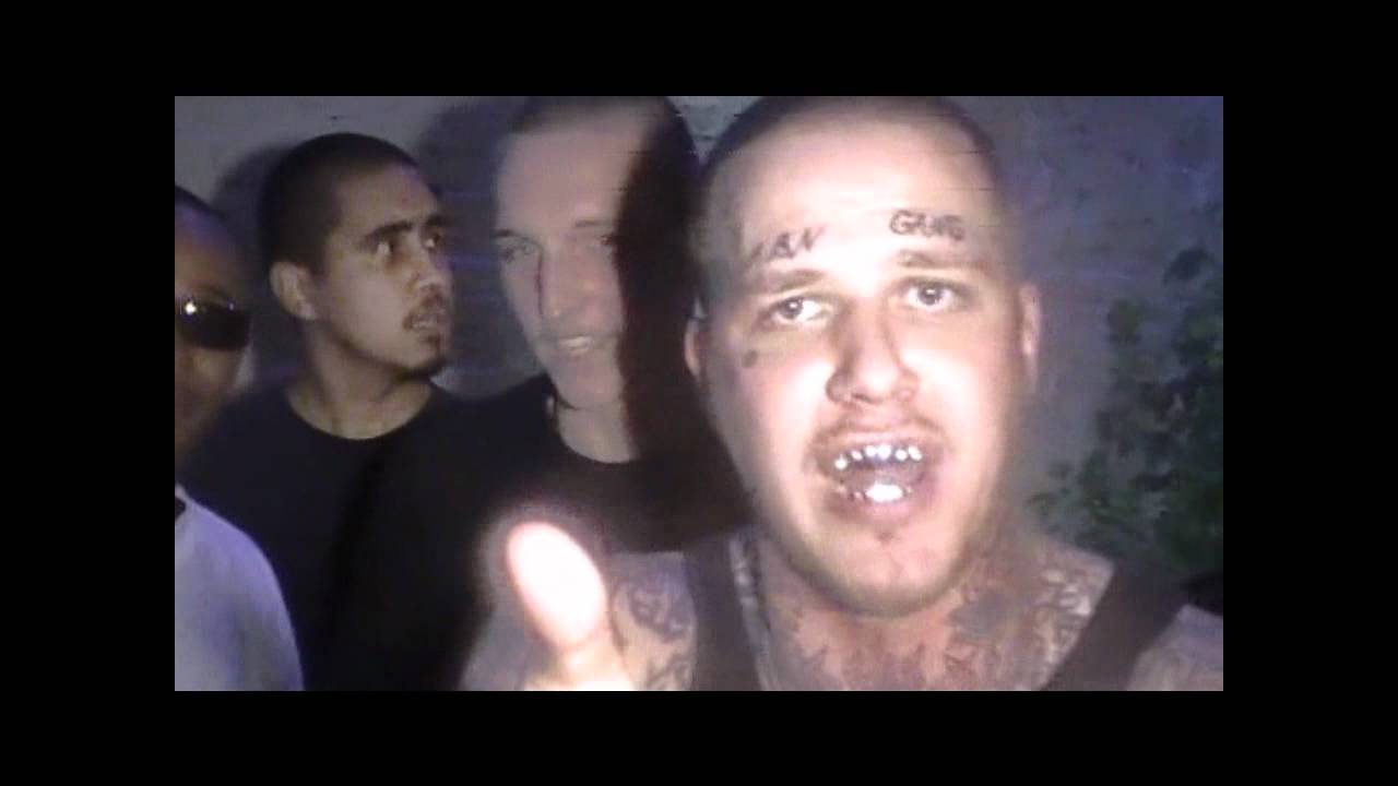 Pyrexx Thorough Breadz Rappin Strapped Up outside of TocBar Houston.wmv ...