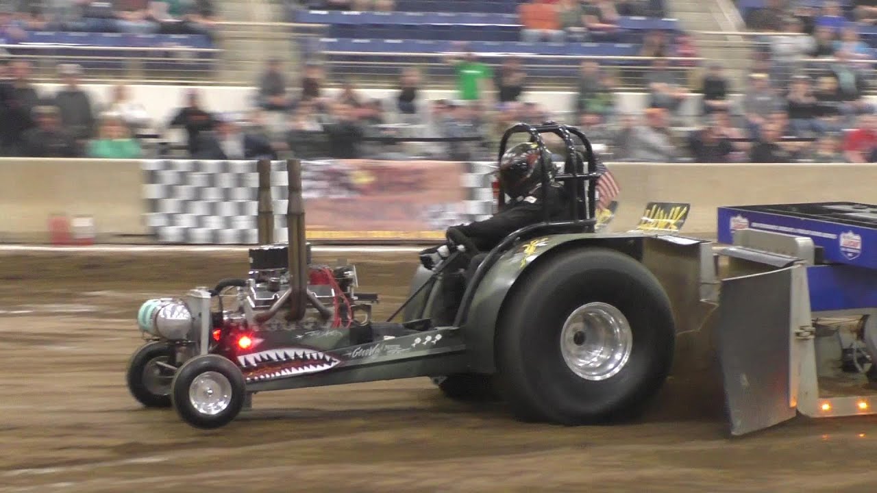 Tractor Pulling 1,850lb. Small Block Mini Modified Tractors In Action ...