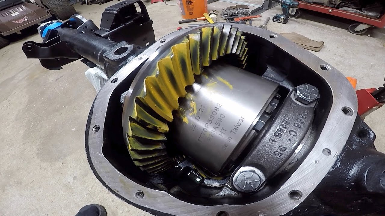 How to Install Gears in a Jeep Wrangler Dana 44 axle Part 2. - YouTube