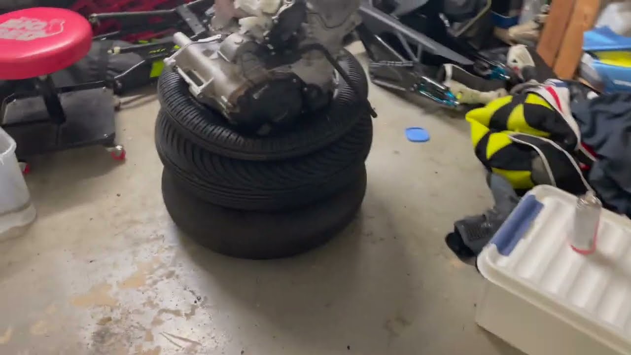 Dropping the engine BMW S1000RR K67 - YouTube