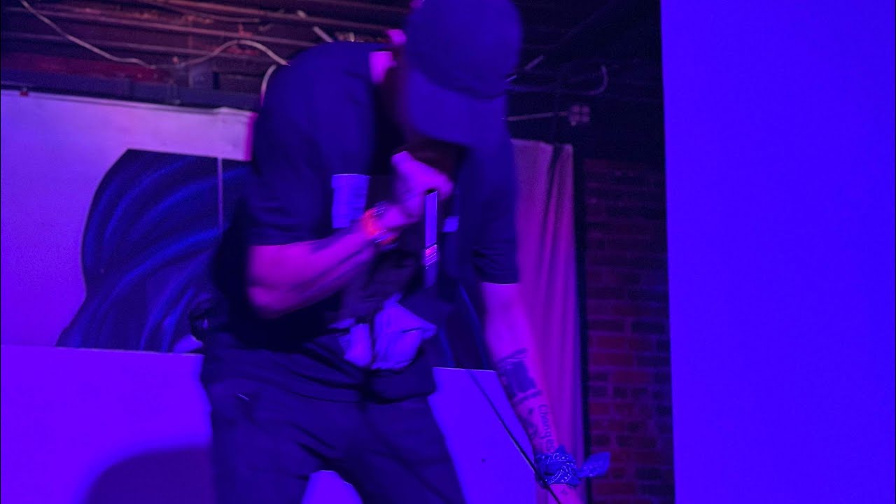 A pretty intimate performance of ‘Memoires’ LIVE @ The Bluebird (Reno ...