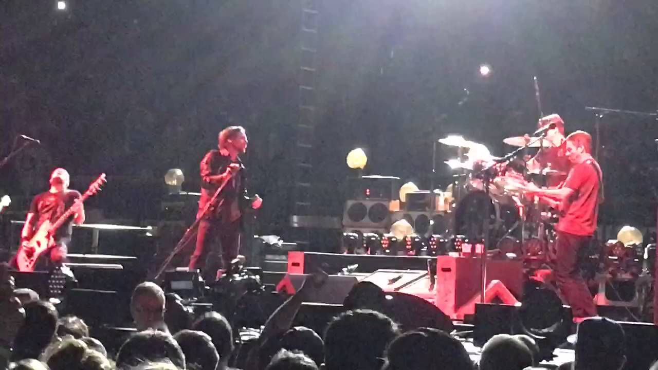 Pearl Jam - Go - Madison Square Garden 5.1.16 - YouTube