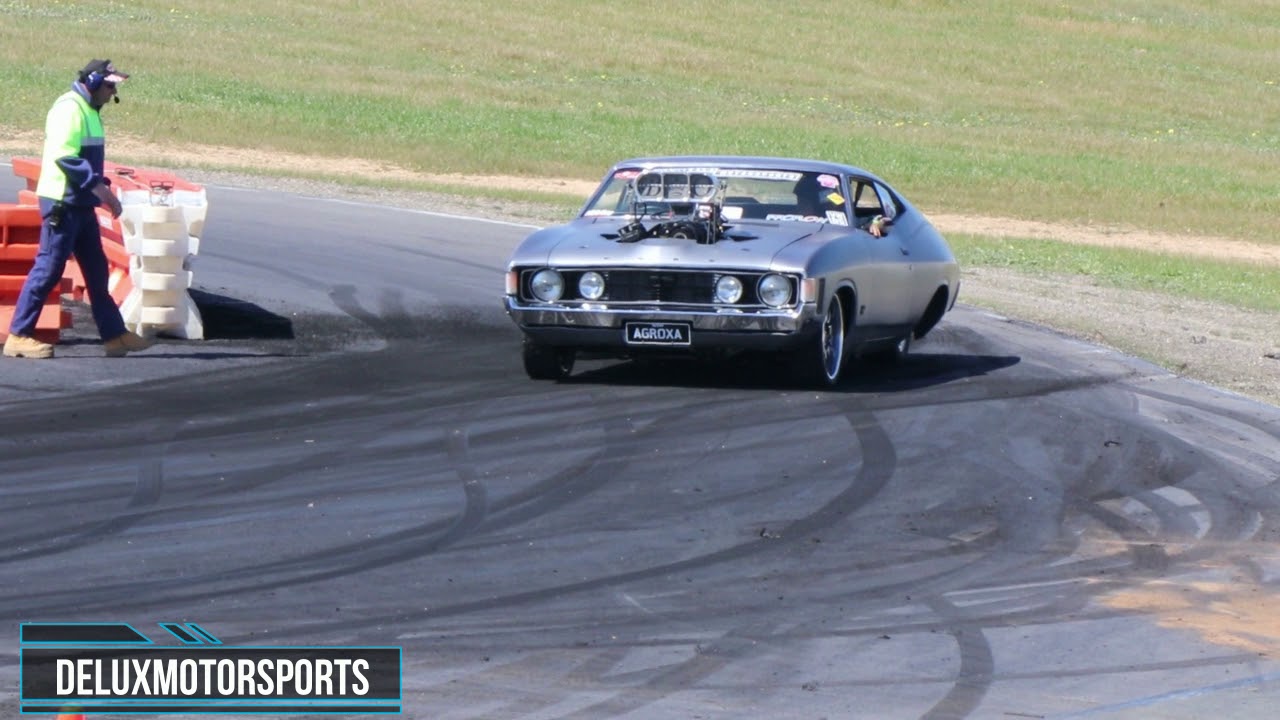 Ford Falcon AGROXA at Winton PCM 2017 engine blows up - YouTube