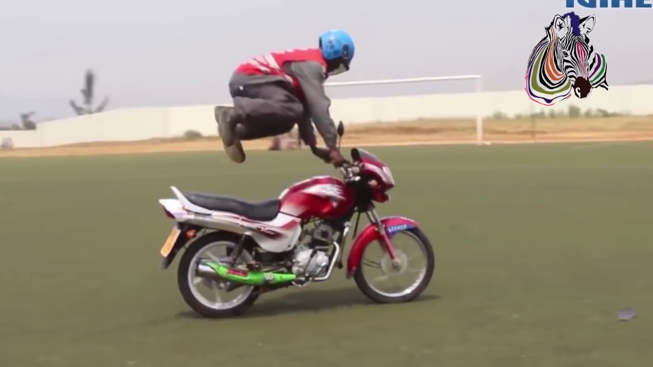 INCROYABLE MOTARD AFRICAIN #1 - YouTube