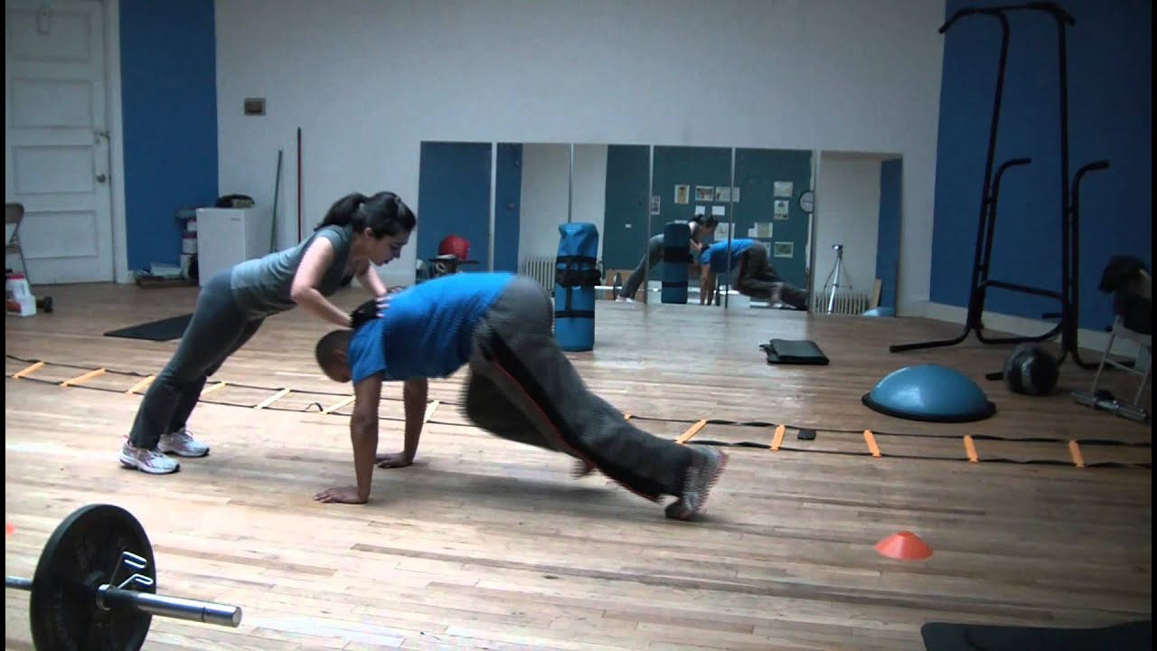 How to do Mountain Climber pushups PRT (Partner Resistance Training ...