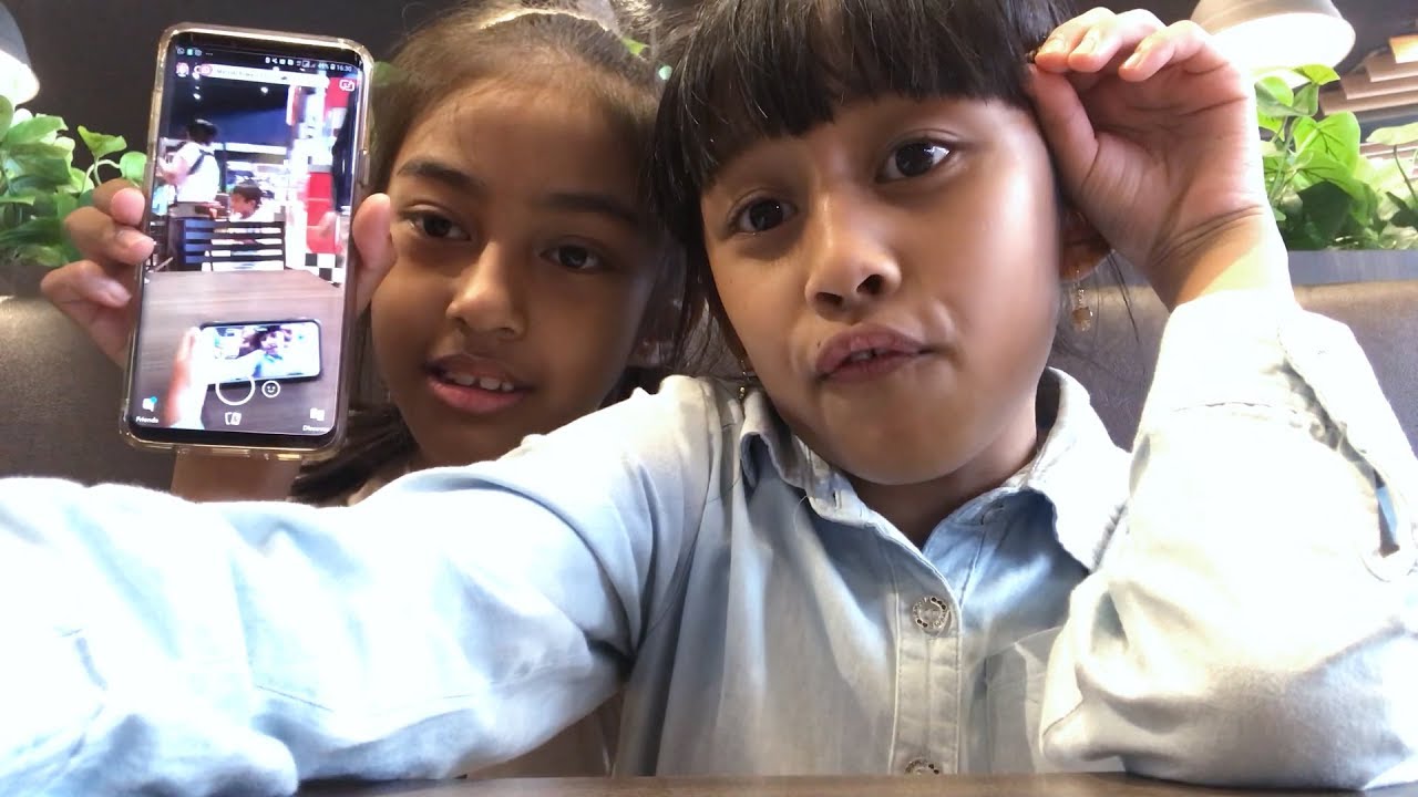 NYEKER di mall challenge bareng Fun with NAYFA - YouTube
