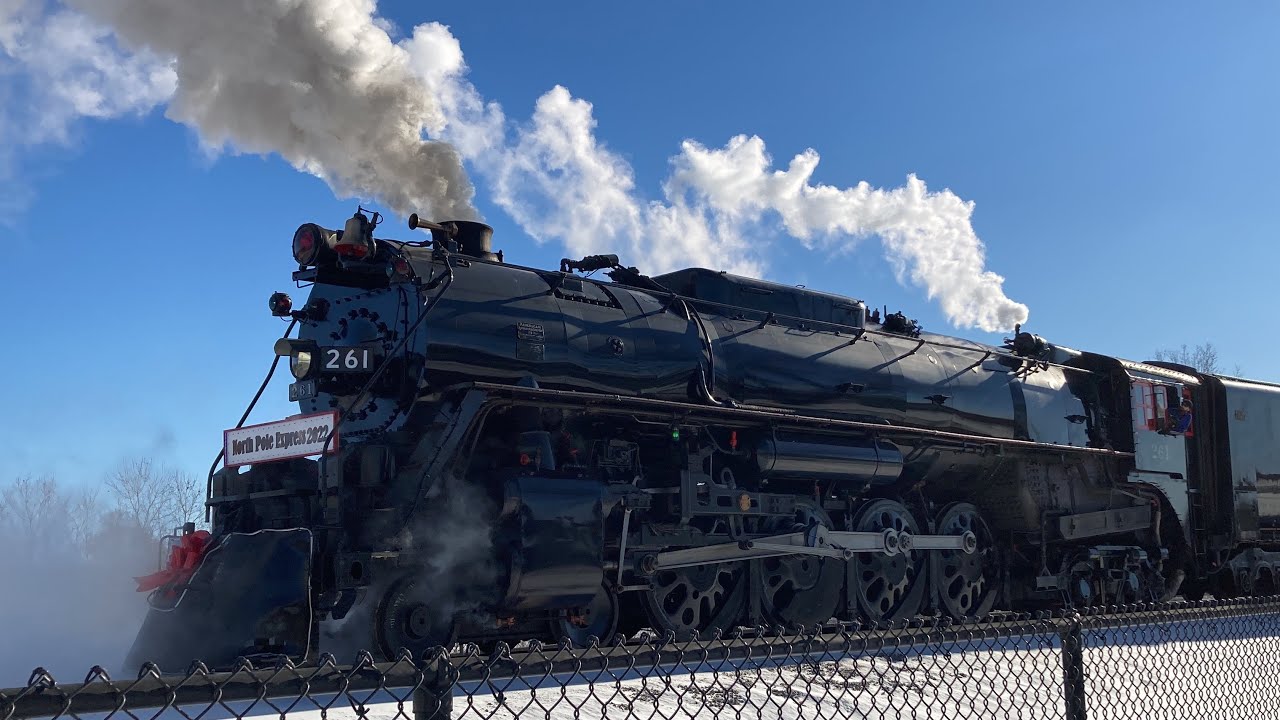 Milwaukee Road 261 North Pole Express 2022 - YouTube