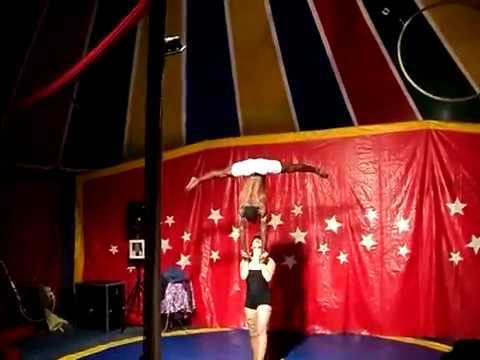 acrobasi - lift carry - YouTube