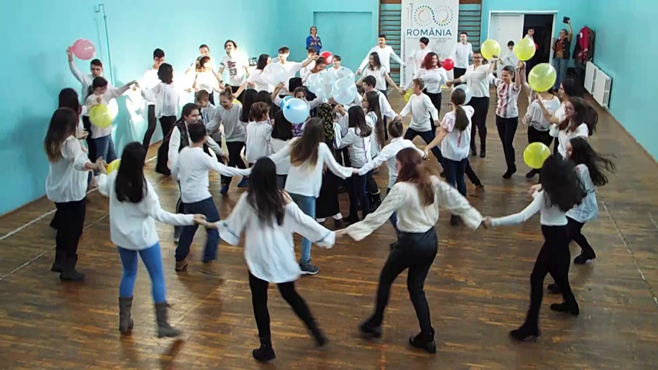 Flashmob - Liceul Teoretic Decebal Constanta - YouTube