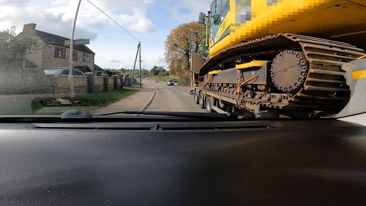 Large lorry hits and breaks my wing mirror - YouTube