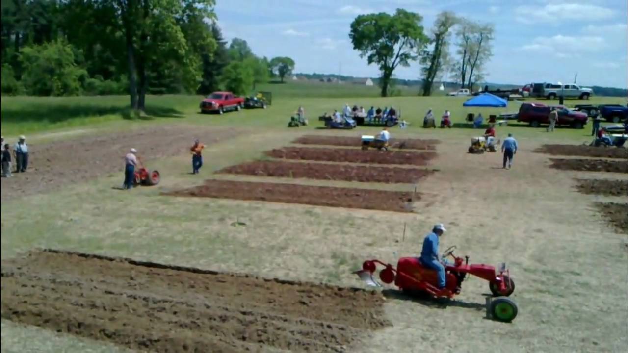 16th Annual Little Guys Show Plowing Competition - YouTube