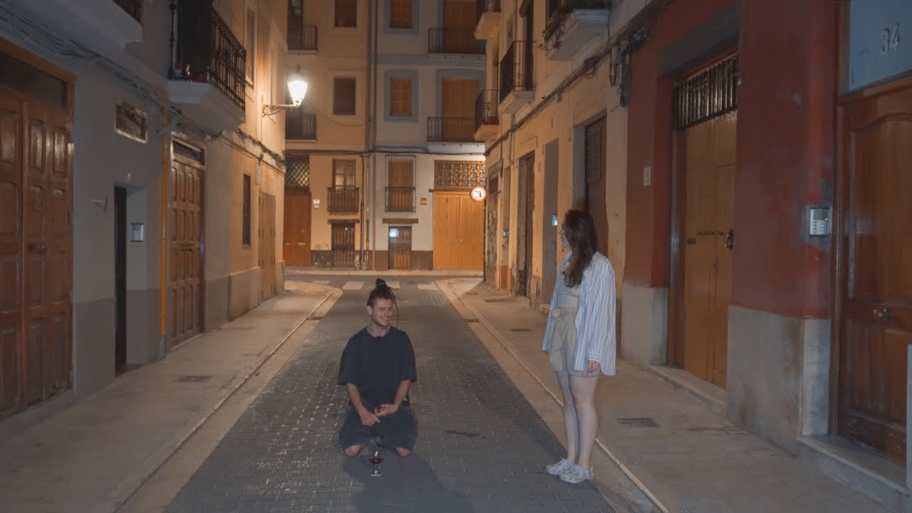 Осаменост vs. Самотија - Episode 02 - "Love Makes Sense" - YouTube