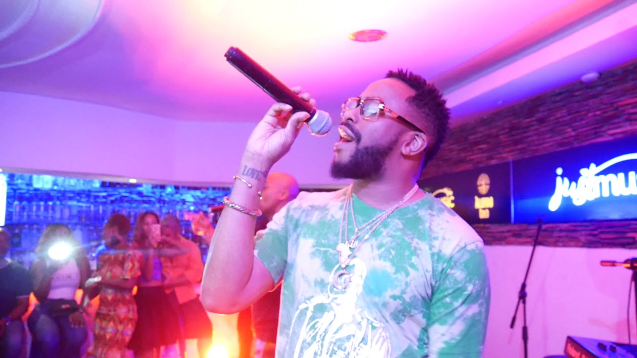 Raheem Devaughn & Wes Felton's performing "Footprints on the Moon" at ...