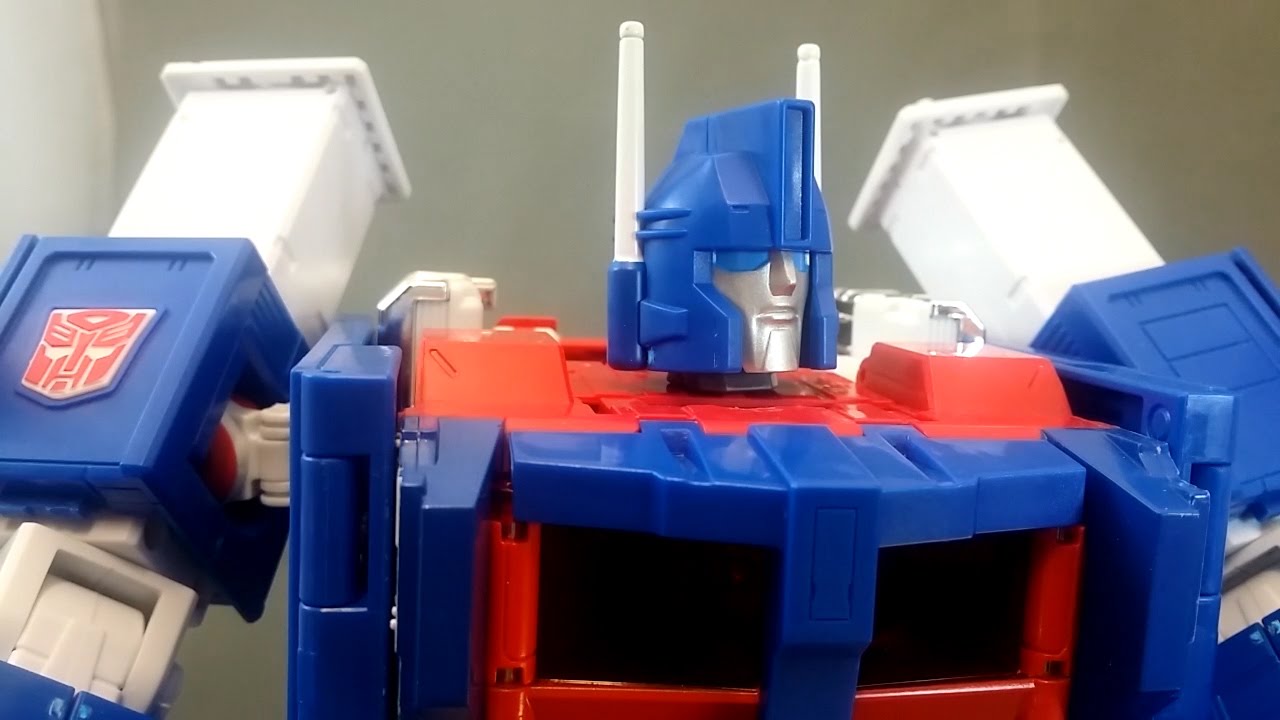 MP-22 Masterpiece Ultra Magnus Review - YouTube