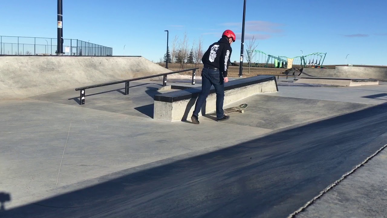 Windy wheelies for topless pizza - YouTube