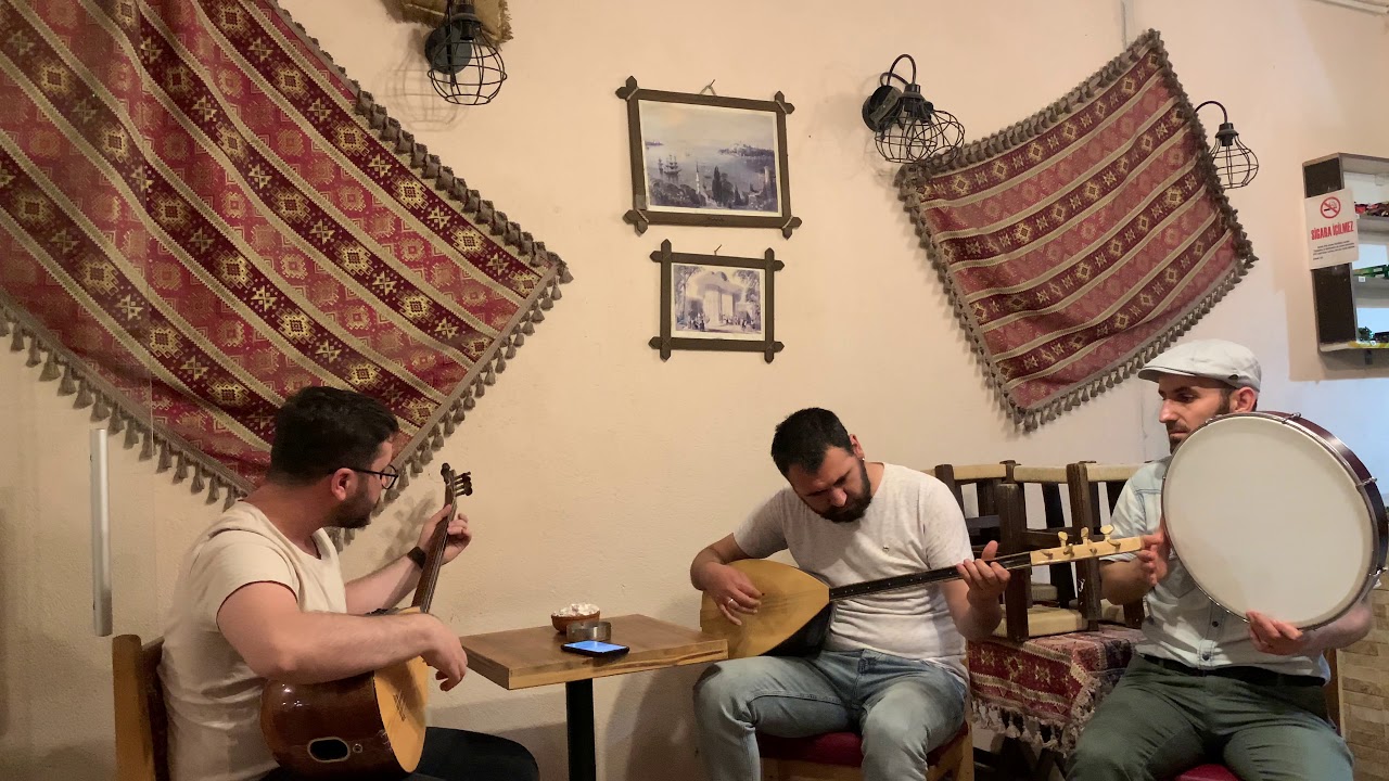 Bugünde günlerden cumadır cuma - Cihan EROĞLU & Levent LAÇİN - YouTube