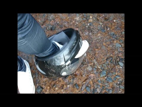 DES0004VAT Trailer sneaker converse chucks all star trample motorcycle helmet destroy trash
