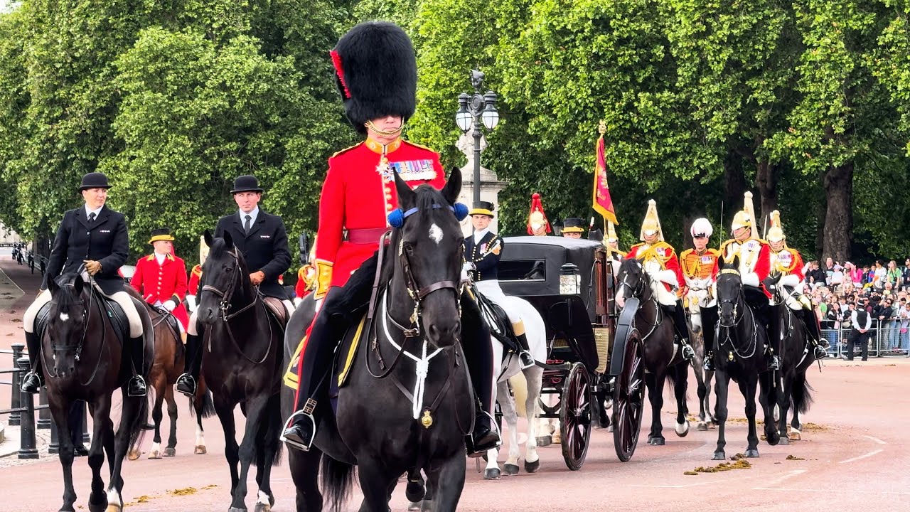 King's Life Guards Ride to Horse Guards Parade in a Grand Procession ...