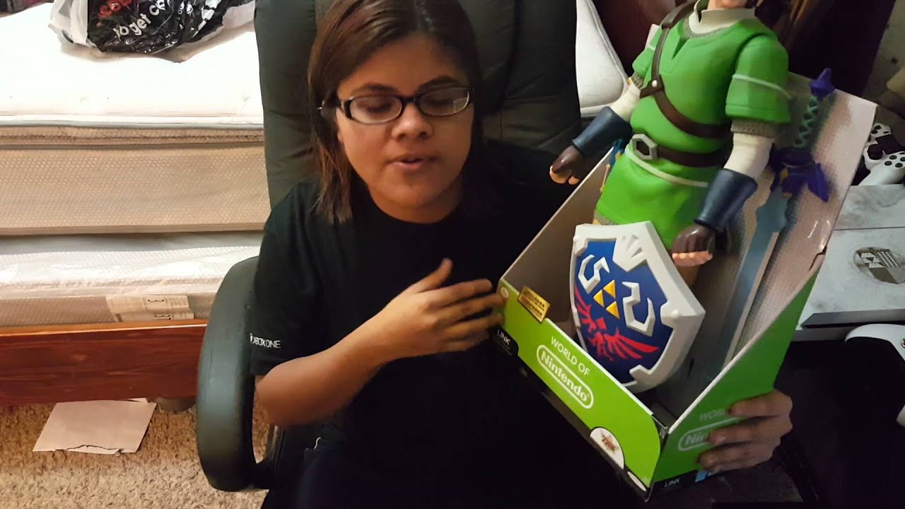 Unboxing The Legend of Zelda Link 20 inch Big Figure - YouTube