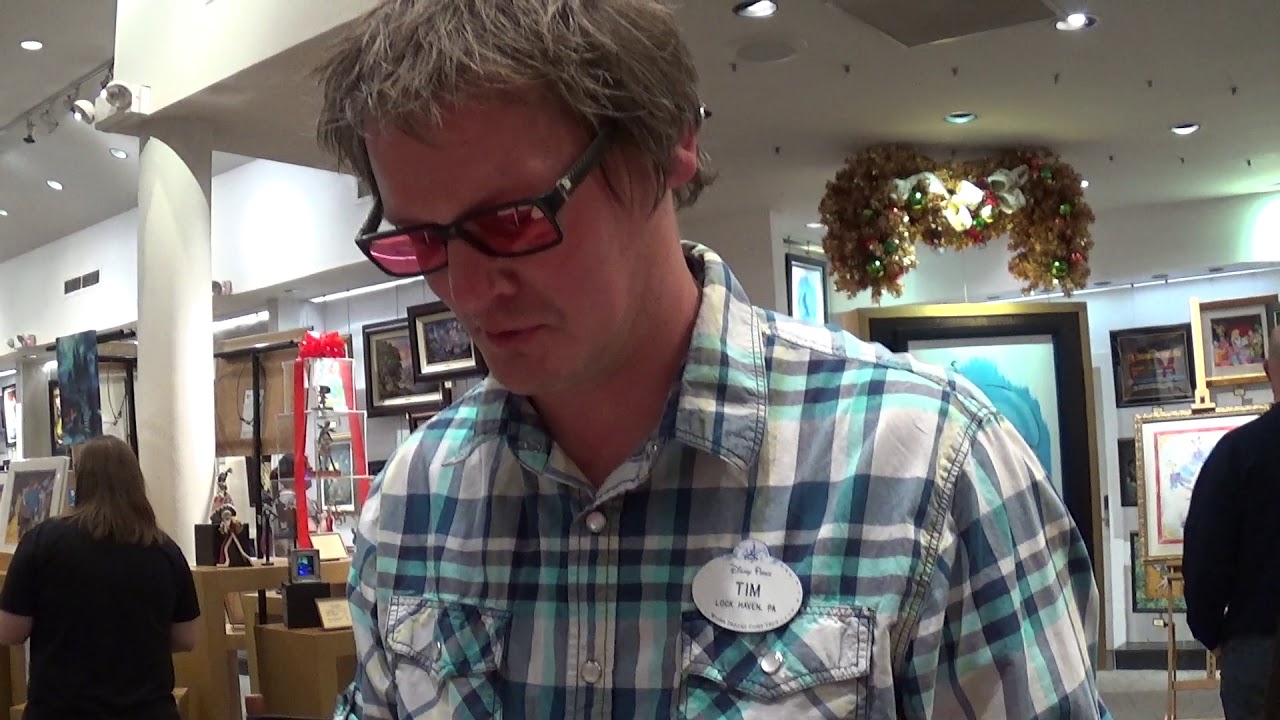Tim McCloskey Disney Artist Signing Autographs - YouTube