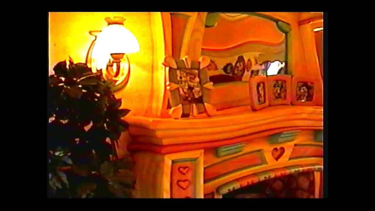 Minnie Mouse House Tour Mickey's Toon Town Fair - YouTube