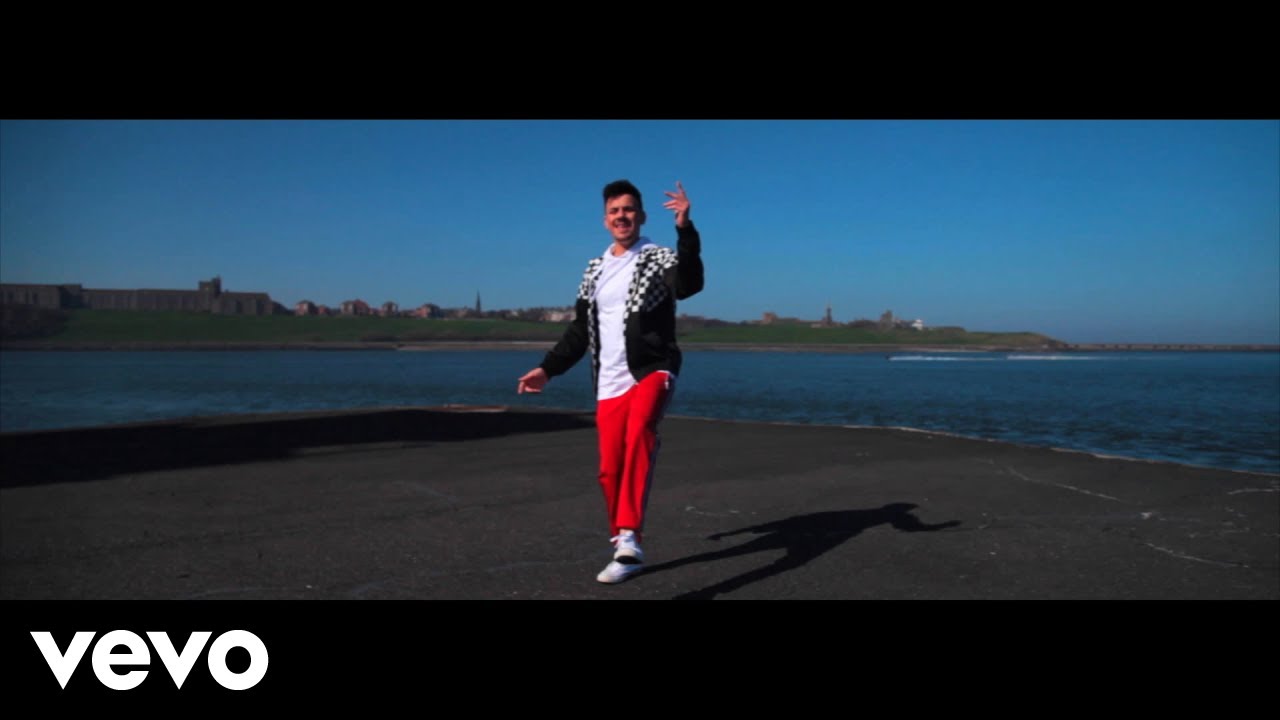 Danny Dearden, The Holografik - Take On The World - YouTube