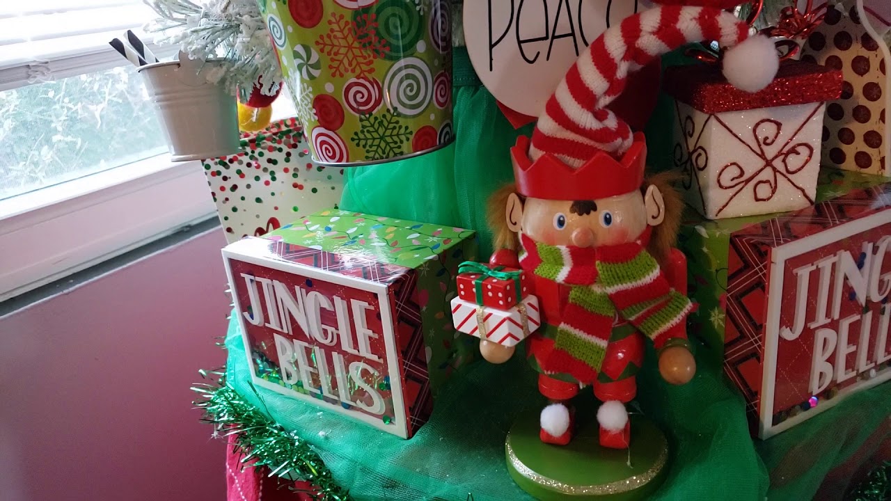 "The GRINCH CHRISTMAS THEME!!!! Living Room Tour - YouTube